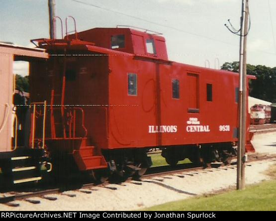 IC 9831, close-up view